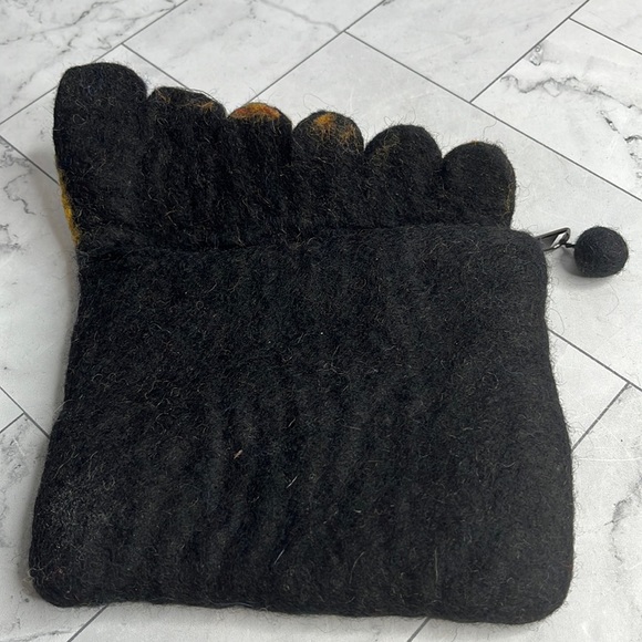 Bags | Nwt Handmade Felt Wool Coin Purse Zip Closure With Flap Round ...